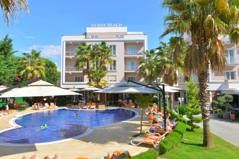Sandy Beach Resort – 4 Stars